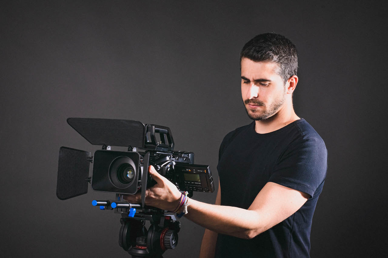 Rueda un Largometraje en el Máster Cinematográfico | Escuela de Cine de ...